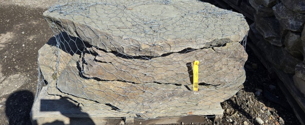 Fieldstone Garden Path Natural Heavy 4-6 - Wolfscape